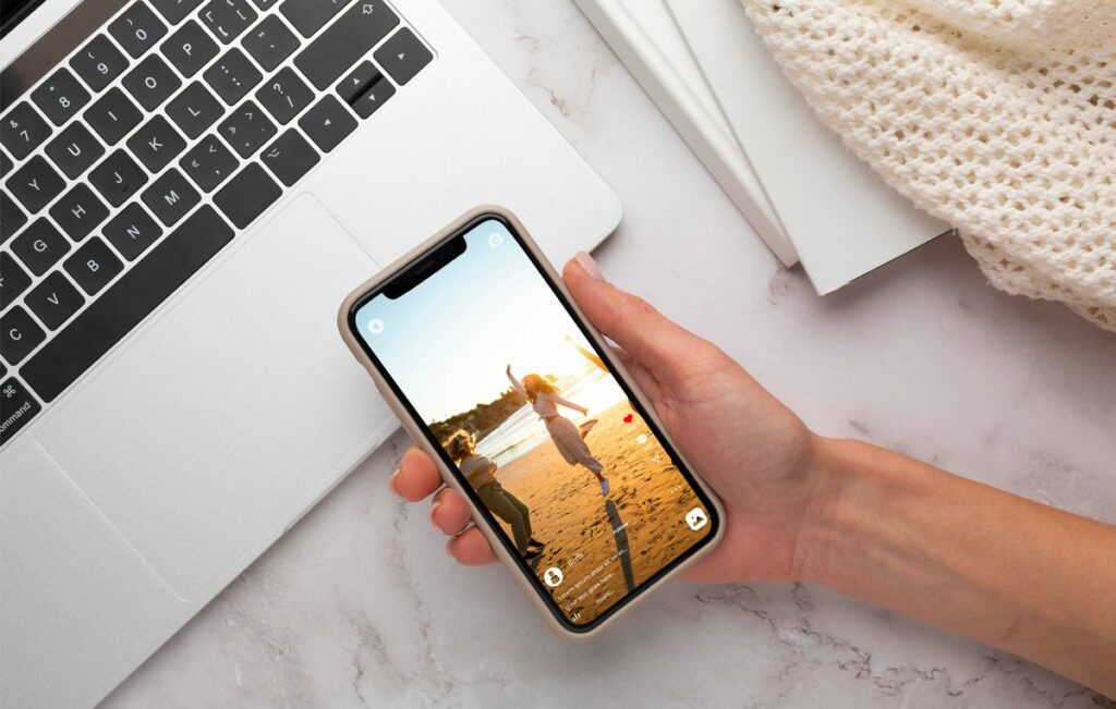 Instagram Reels vs. TikTok: How to Make the Right Choice